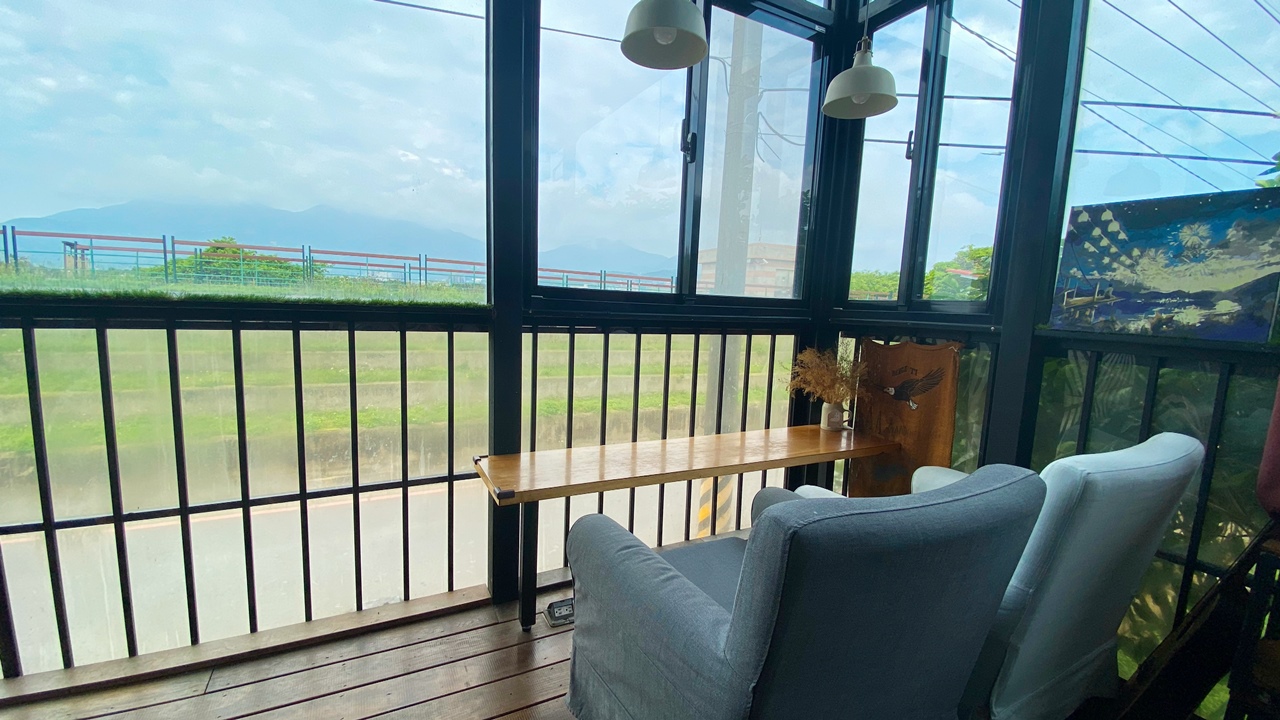 【士林美食】LILI KOKO Coffee 社子島秘境咖啡廳，賞河邊山巒美景，IG熱門打卡甜點下午茶。（內有菜單） @依娃旅行小確幸