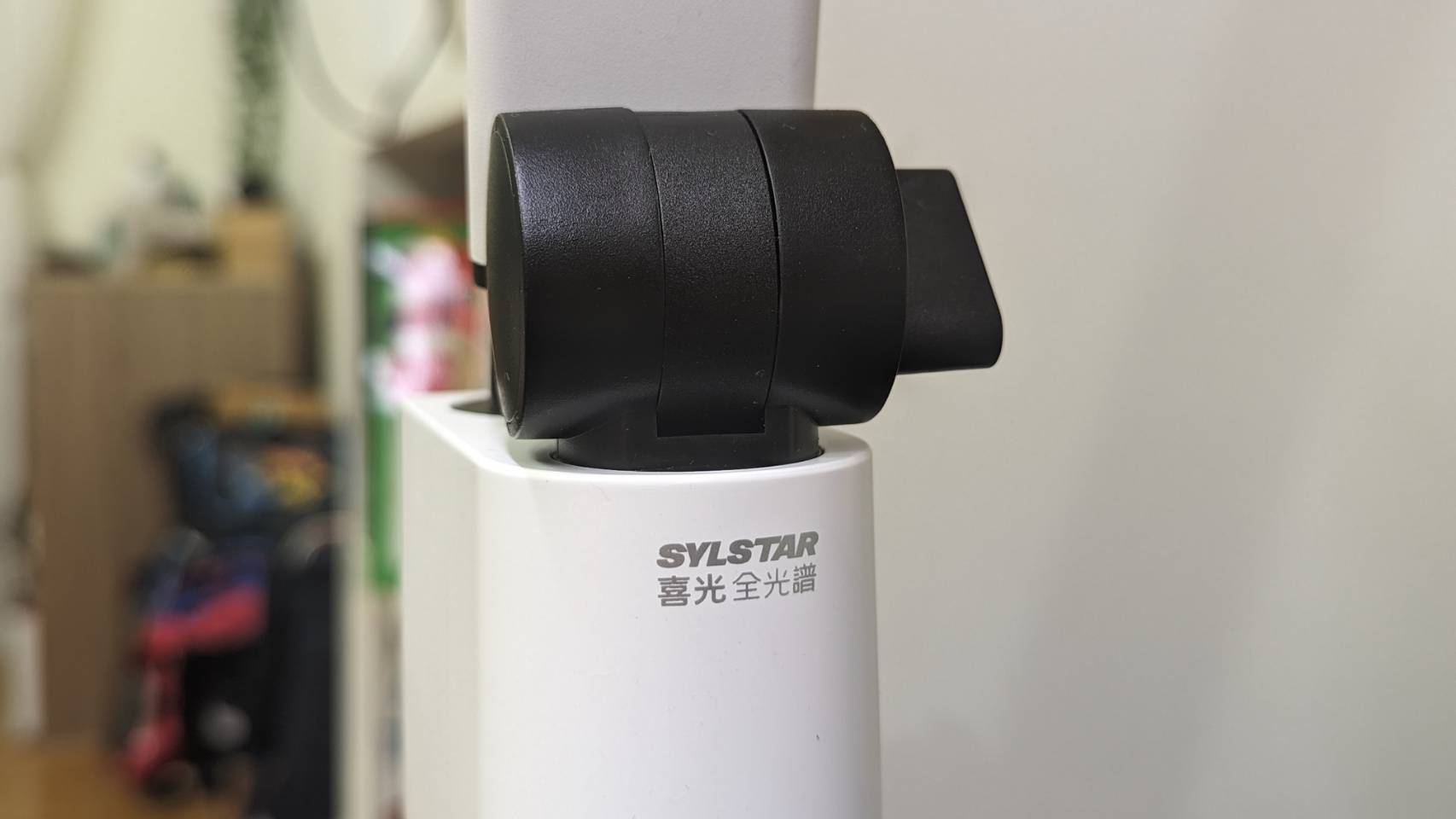 喜光SYLSTAR LED全光譜護眼檯燈－樂芙白評價，眼科診所推薦兒童專用抑制藍光，呵護愛看書、寫功課的孩子 @依娃旅行小確幸